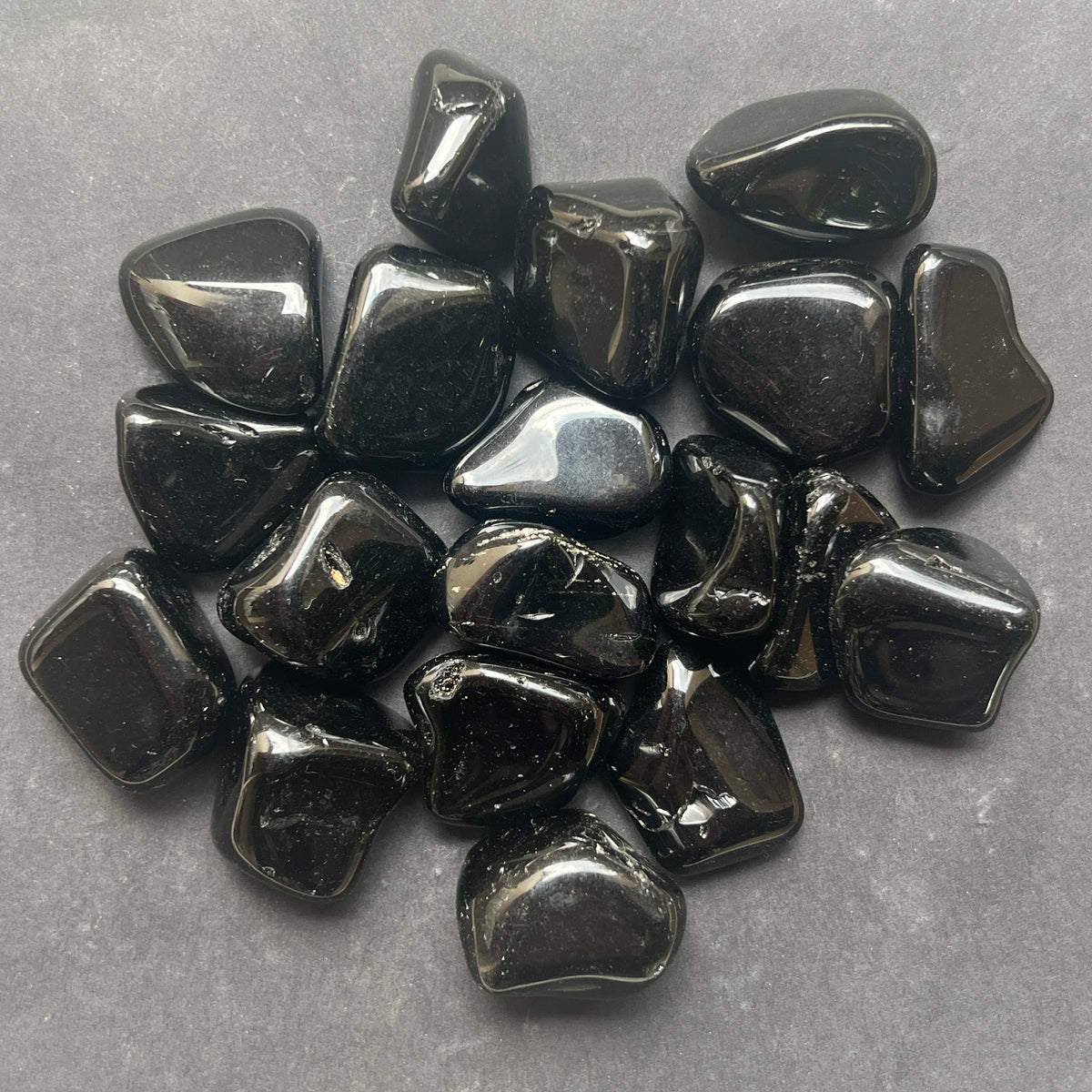 Turmalina neagra piatra rulata L calitate B – DRUZY