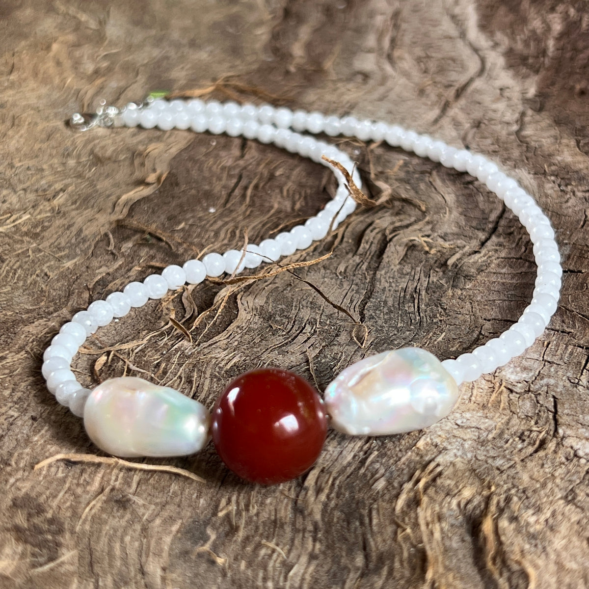 Colier jad alb, perle si carneol Rooted Glow#15 – DRUZY