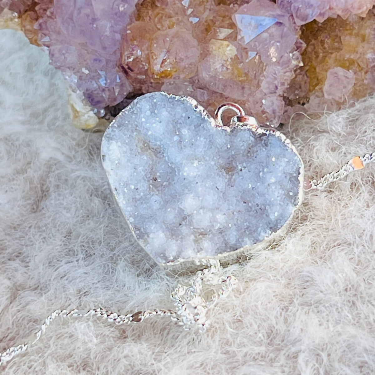 Pandantiv inima agat druzy placat cu argint din Brazilia model 1 – DRUZY