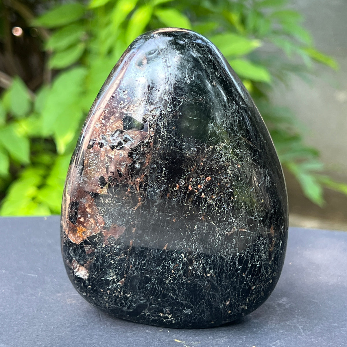 Turmalina neagra structura forma libera model 4a/4 din Madagascar – DRUZY